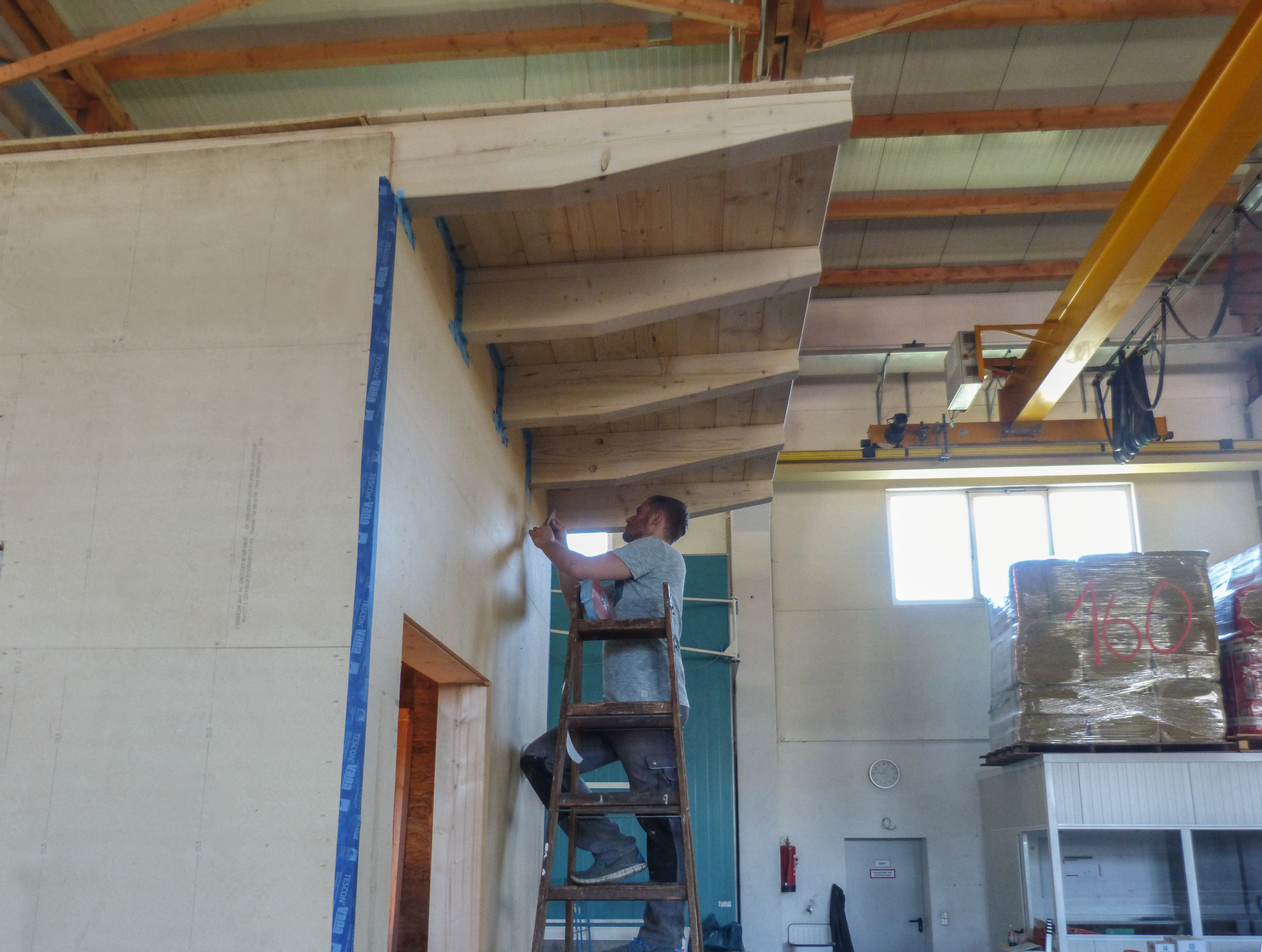 OSB3, OSB4TOP and DHF: Little house | EGGER